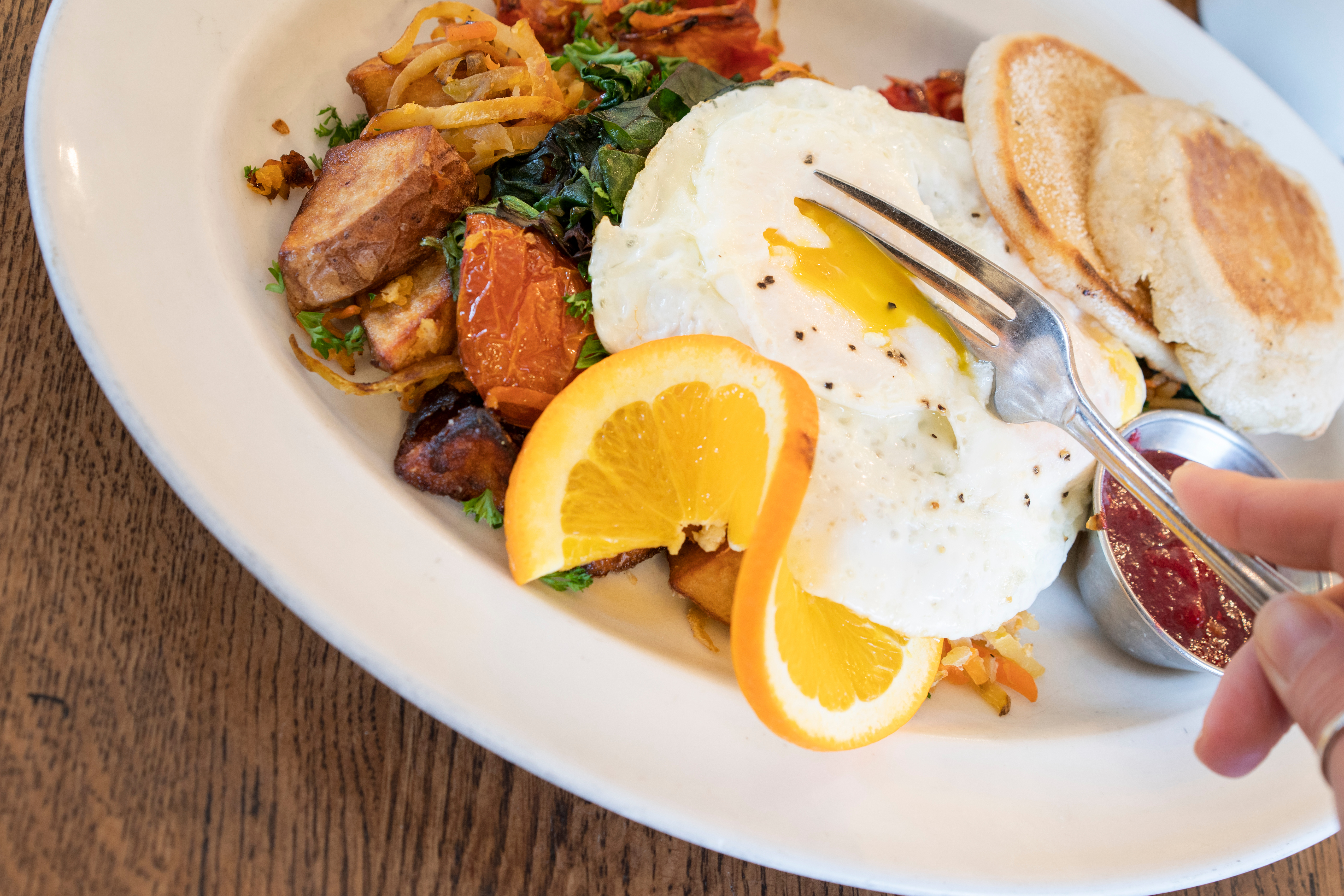 What Food Is Alaska Known For? Wild Seafood & Local Staples